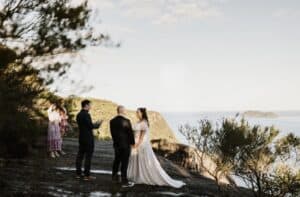 How to Perform a Quaich Ceremony at a Wedding
