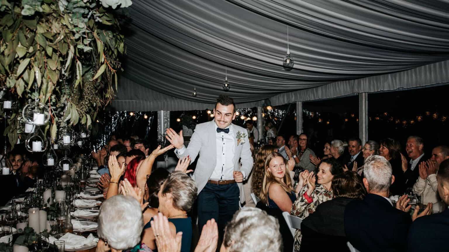 How to Perform the Wedding MC Welcome Speech